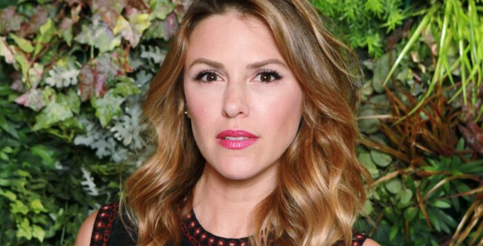 Elizabeth Hendrickson Reveals Her Favorite Y&R Set